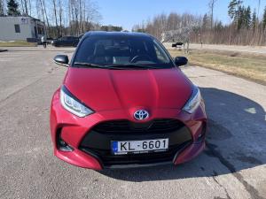 Sarkans Toyota Yaris 2022 Rīga, ar dzinēja tilpumu 1.50 L un nobraukumu 54 tūkst. km par 18500 €, foto  vietnē AUTOMOTO.COM.LV