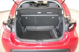 Red Toyota Yaris 2022 in Kaunas, with an engine capacity of 1.49 L and mileage of 161 thousand km for 14900 €, photo 11 on AUTOMOTO.COM.LV