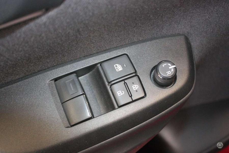 Red Toyota Yaris 2022 in Kaunas, with an engine capacity of 1.49 L and mileage of 161 thousand km for 14900 €, photo 23 on AUTOMOTO.COM.LV