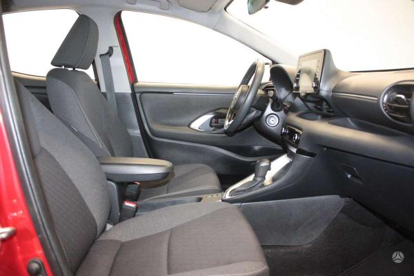 Sarkans Toyota Yaris 2022 Kauņa, ar dzinēja tilpumu 1.49 L un nobraukumu 155 tūkst. km par 14900 €, foto 7 vietnē AUTOMOTO.COM.LV