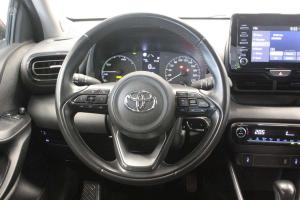 Red Toyota Yaris 2022 in Kaunas, with an engine capacity of 1.49 L and mileage of 155 thousand km for 14900 €, photo 13 on AUTOMOTO.COM.LV