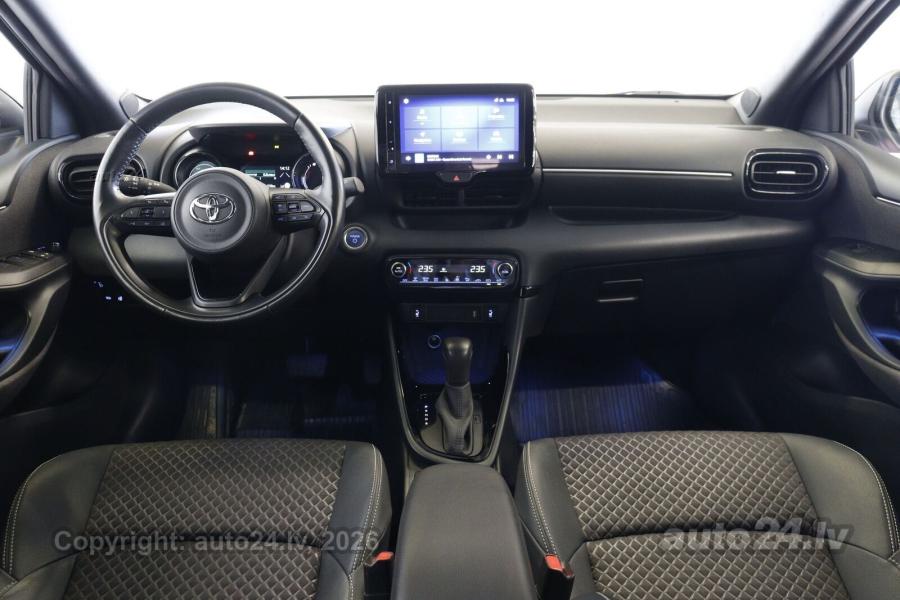 Sarkans Toyota Yaris 2022 Tallina, ar dzinēja tilpumu 1.49 L un nobraukumu 33 tūkst. km par 18900 €, foto 9 vietnē AUTOMOTO.COM.LV