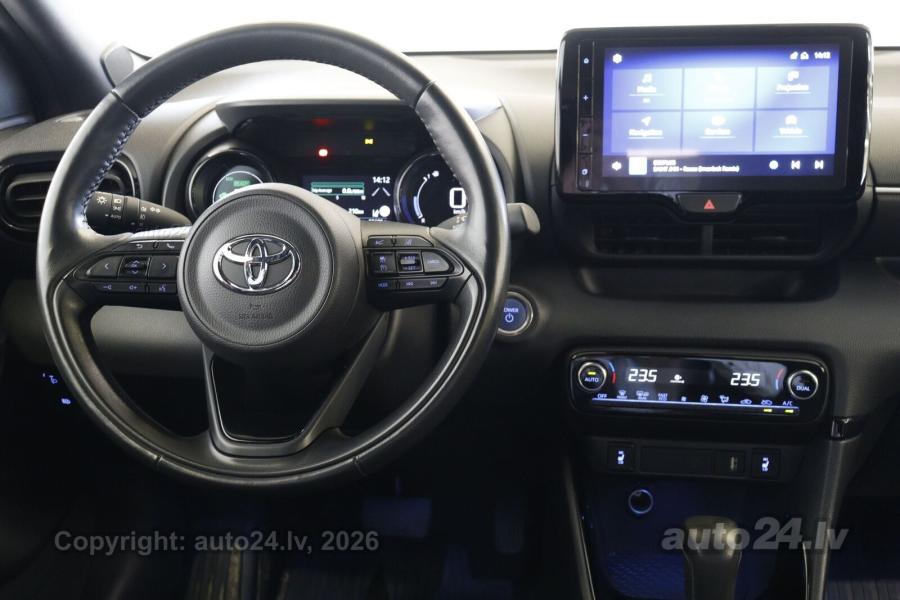 Sarkans Toyota Yaris 2022 Tallina, ar dzinēja tilpumu 1.49 L un nobraukumu 33 tūkst. km par 18900 €, foto 10 vietnē AUTOMOTO.COM.LV