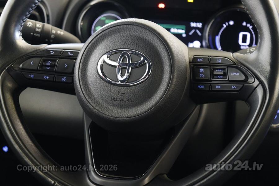 Sarkans Toyota Yaris 2022 Tallina, ar dzinēja tilpumu 1.49 L un nobraukumu 33 tūkst. km par 18900 €, foto 13 vietnē AUTOMOTO.COM.LV