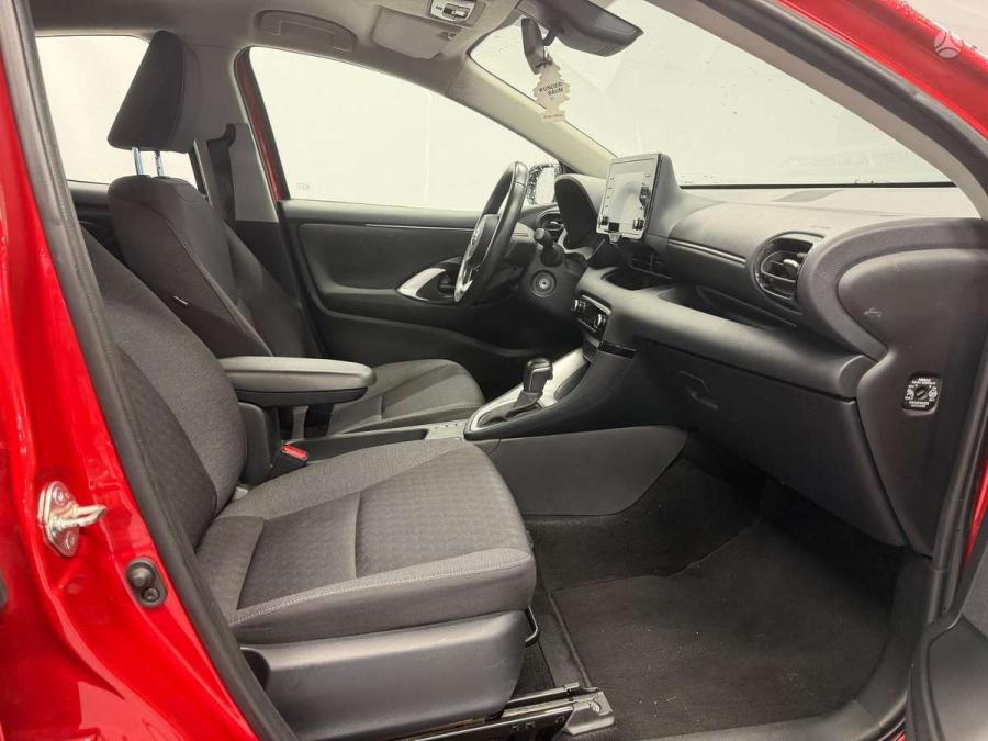 Sarkans Toyota Yaris 2022 Kauņa, ar dzinēja tilpumu 1.49 L un nobraukumu 199 tūkst. km par 12500 €, foto 7 vietnē AUTOMOTO.COM.LV