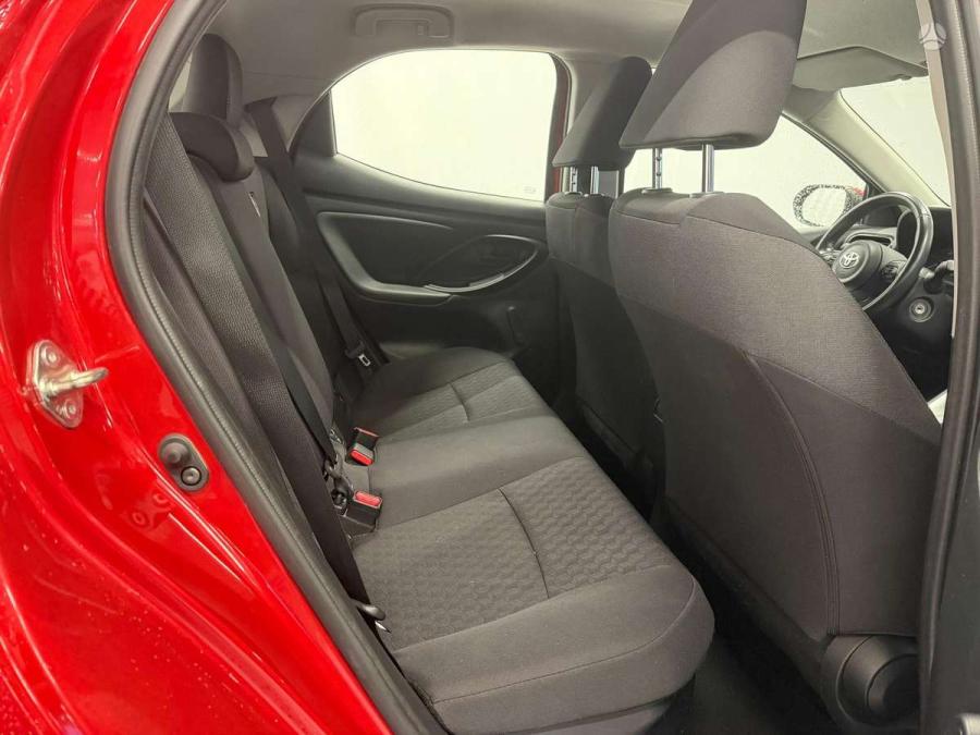 Sarkans Toyota Yaris 2022 Kauņa, ar dzinēja tilpumu 1.49 L un nobraukumu 199 tūkst. km par 12500 €, foto 8 vietnē AUTOMOTO.COM.LV