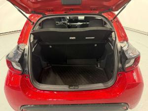 Sarkans Toyota Yaris 2022 Kauņa, ar dzinēja tilpumu 1.49 L un nobraukumu 199 tūkst. km par 12500 €, foto 11 vietnē AUTOMOTO.COM.LV