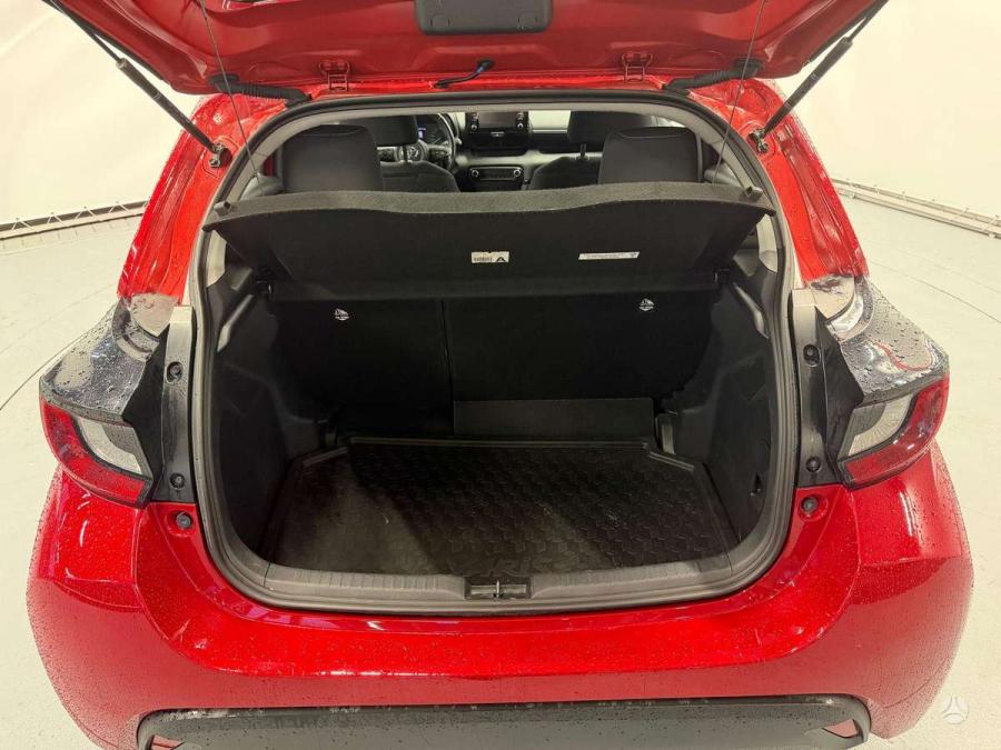 Sarkans Toyota Yaris 2022 Kauņa, ar dzinēja tilpumu 1.49 L un nobraukumu 199 tūkst. km par 12500 €, foto 11 vietnē AUTOMOTO.COM.LV