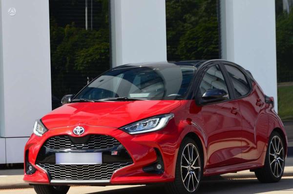 Sarkans Toyota Yaris 2023 Viļņa, ar dzinēja tilpumu 1.49 L un nobraukumu 30 tūkst. km par 21300 €, foto 10 vietnē AUTOMOTO.COM.LV