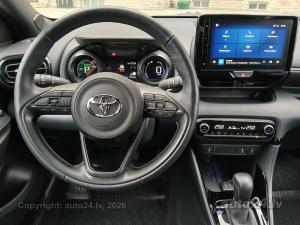 Красный Тойота Ярис 2023 в Таллин, объемом двигателя 1.50 л и пробегом 14 тыс. км за 18490 €, фото 15 на AUTOMOTO.COM.LV