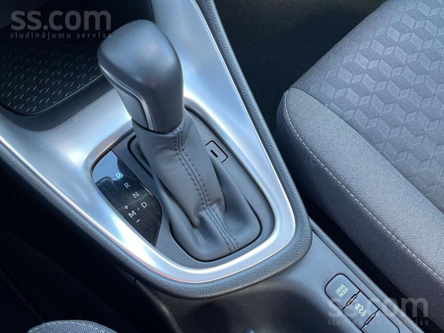 Sarkans Toyota Yaris 2024 Rīga, ar dzinēja tilpumu 1.50 L un nobraukumu 49 tūkst. km par 16990 €, foto 17 vietnē AUTOMOTO.COM.LV