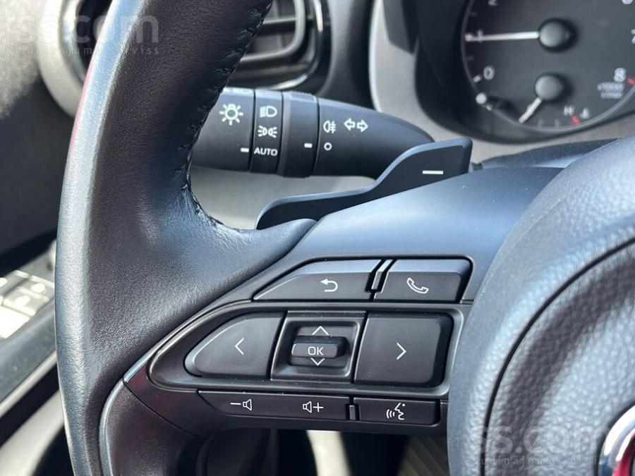 Sarkans Toyota Yaris 2024 Rīga, ar dzinēja tilpumu 1.50 L un nobraukumu 49 tūkst. km par 16990 €, foto 18 vietnē AUTOMOTO.COM.LV