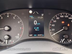 Красный Тойота Ярис 2024 в Таллин, объемом двигателя 1.49 л и пробегом 20 тыс. км за 16995 €, фото 14 на AUTOMOTO.COM.LV