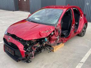 Sarkans Toyota Yaris 2025 Klaipėda, ar dzinēja tilpumu 1.49 L un nobraukumu 10 tūkst. km par 6600 €, foto 6 vietnē AUTOMOTO.COM.LV