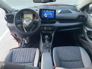 Sarkans Toyota Yaris 2025 Klaipėda, ar dzinēja tilpumu 1.49 L un nobraukumu 10 tūkst. km par 6600 €, foto 15 vietnē AUTOMOTO.COM.LV