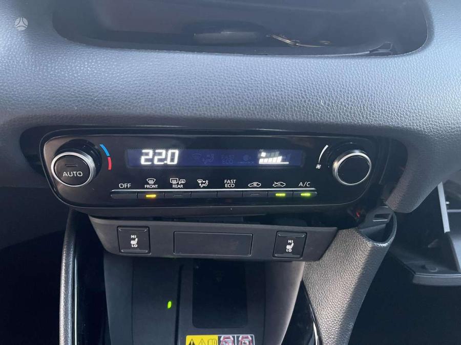 Sarkans Toyota Yaris 2025 Klaipėda, ar dzinēja tilpumu 1.49 L un nobraukumu 10 tūkst. km par 6600 €, foto 19 vietnē AUTOMOTO.COM.LV
