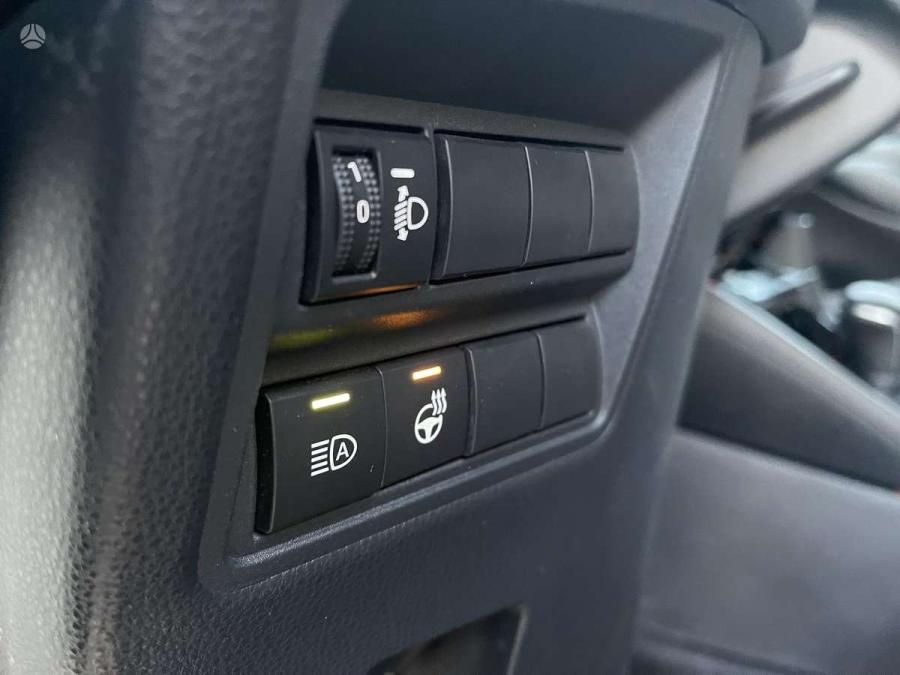 Sarkans Toyota Yaris 2025 Klaipėda, ar dzinēja tilpumu 1.49 L un nobraukumu 10 tūkst. km par 6600 €, foto 22 vietnē AUTOMOTO.COM.LV