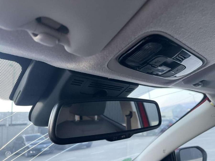 Sarkans Toyota Yaris 2025 Klaipėda, ar dzinēja tilpumu 1.49 L un nobraukumu 10 tūkst. km par 6600 €, foto 23 vietnē AUTOMOTO.COM.LV