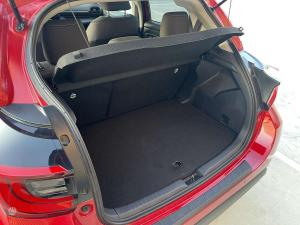 Sarkans Toyota Yaris 2025 Klaipėda, ar dzinēja tilpumu 1.49 L un nobraukumu 10 tūkst. km par 6600 €, foto 25 vietnē AUTOMOTO.COM.LV
