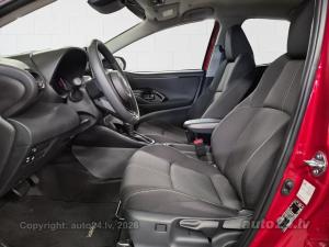 Red Toyota Yaris 2026 in Tallinn, with an engine capacity of 1.50 L and mileage of 3 thousand km for 25490 €, photo 12 on AUTOMOTO.COM.LV