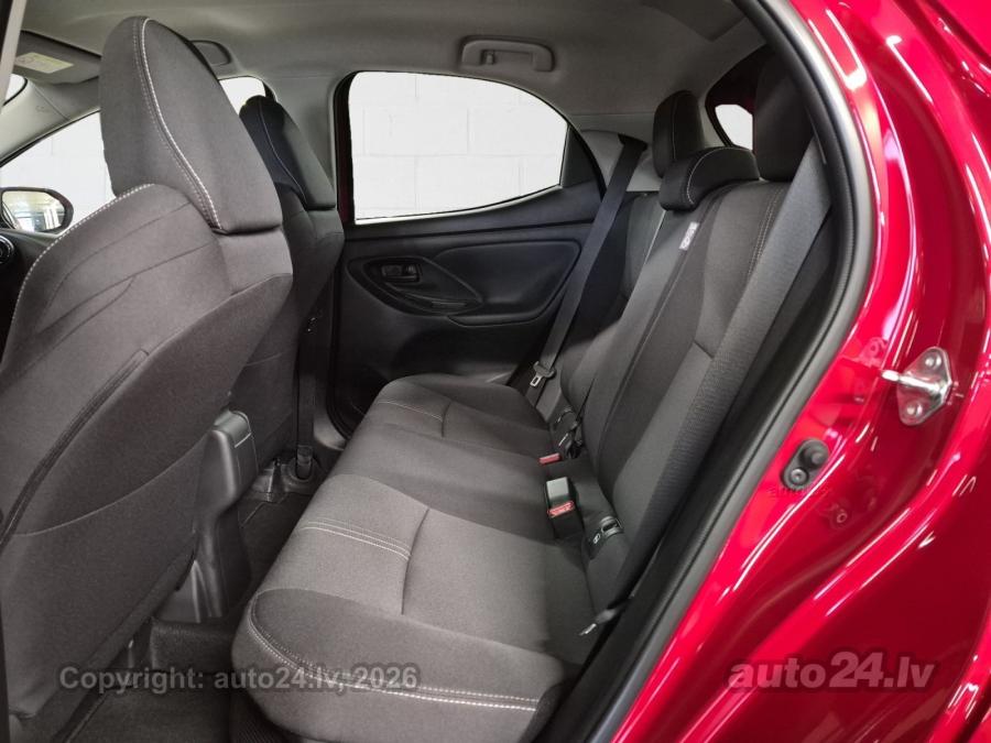 Red Toyota Yaris 2026 in Tallinn, with an engine capacity of 1.50 L and mileage of 3 thousand km for 25490 €, photo 20 on AUTOMOTO.COM.LV