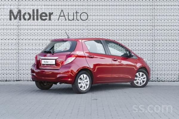 Sarkans Toyota Yaris 2011 Rīga, ar dzinēja tilpumu 1.30 L un nobraukumu 246 tūkst. km par 3100 €, foto 4 vietnē AUTOMOTO.COM.LV