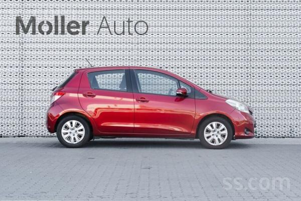 Sarkans Toyota Yaris 2011 Rīga, ar dzinēja tilpumu 1.30 L un nobraukumu 246 tūkst. km par 3100 €, foto 5 vietnē AUTOMOTO.COM.LV