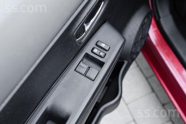 Sarkans Toyota Yaris 2011 Rīga, ar dzinēja tilpumu 1.30 L un nobraukumu 246 tūkst. km par 3100 €, foto 7 vietnē AUTOMOTO.COM.LV