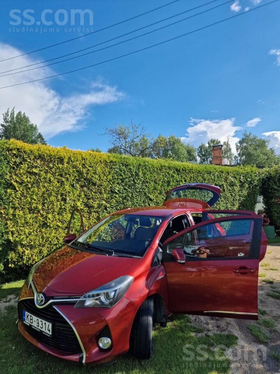 Sarkans Toyota Yaris 2015 Rīga, ar dzinēja tilpumu 1.50 L un nobraukumu 50 tūkst. km par 8300 €, foto 1 vietnē AUTOMOTO.COM.LV