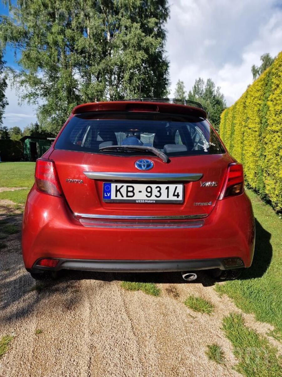 Sarkans Toyota Yaris 2015 Rīga, ar dzinēja tilpumu 1.50 L un nobraukumu 50 tūkst. km par 8300 €, foto 7 vietnē AUTOMOTO.COM.LV