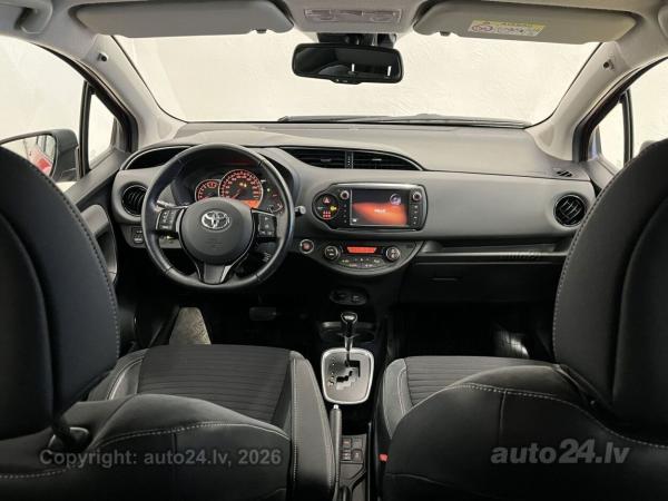 Red Toyota Yaris 2015 in Rakvere, with an engine capacity of 1.33 L and mileage of 143 thousand km for 9490 €, photo 7 on AUTOMOTO.COM.LV