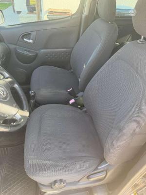 Melns Toyota Yaris Verso 2004 Viļņa, ar dzinēja tilpumu 1.36 L un nobraukumu 308 tūkst. km par 1300 €, foto  vietnē AUTOMOTO.COM.LV