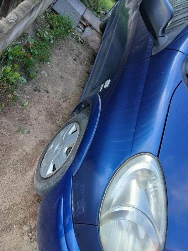 Zils Toyota Yaris Verso 2004 Viļņa, ar dzinēja tilpumu 1.30 L un nobraukumu 205 tūkst. km par 1500 €, foto 3 vietnē AUTOMOTO.COM.LV