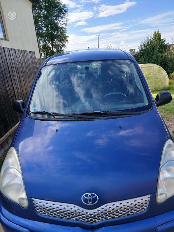 Zils Toyota Yaris Verso 2004 Viļņa, ar dzinēja tilpumu 1.30 L un nobraukumu 205 tūkst. km par 1500 €, foto 7 vietnē AUTOMOTO.COM.LV