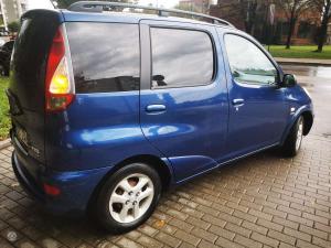 Blue Toyota Yaris Verso 2005 in Vilnius, with an engine capacity of 1.50 L and mileage of 269 thousand km for 950 €, photo 1 on AUTOMOTO.COM.LV