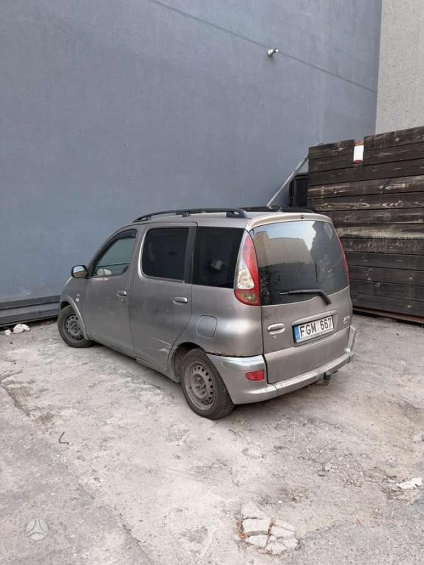 Brown Toyota Yaris Verso 2003 in Kaunas, with an engine capacity of 1.36 L and mileage of 448 thousand km for 600 €, photo 1 on AUTOMOTO.COM.LV