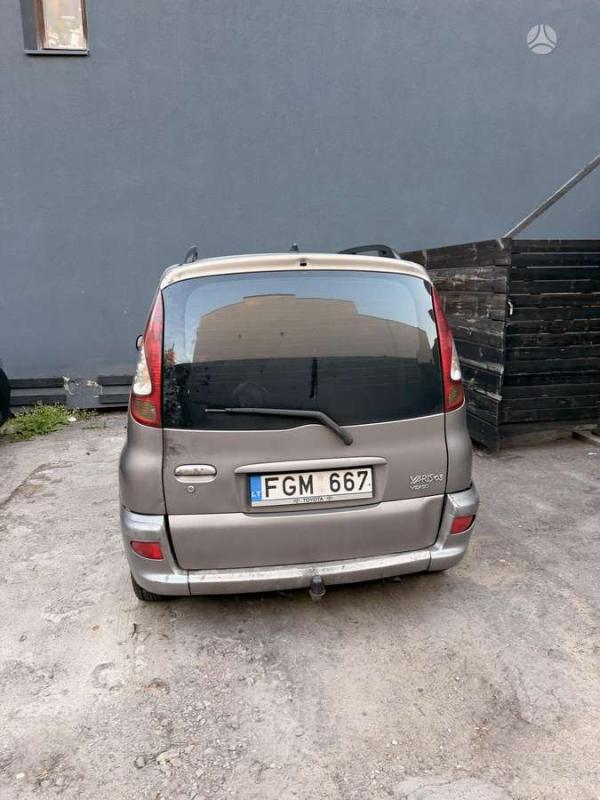 Brown Toyota Yaris Verso 2003 in Kaunas, with an engine capacity of 1.36 L and mileage of 448 thousand km for 600 €, photo 2 on AUTOMOTO.COM.LV