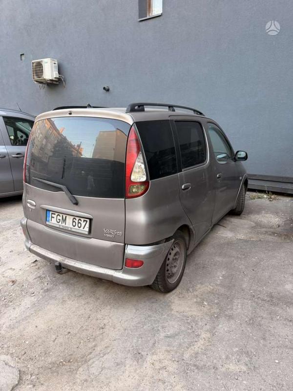 Brown Toyota Yaris Verso 2003 in Kaunas, with an engine capacity of 1.36 L and mileage of 448 thousand km for 600 €, photo 3 on AUTOMOTO.COM.LV