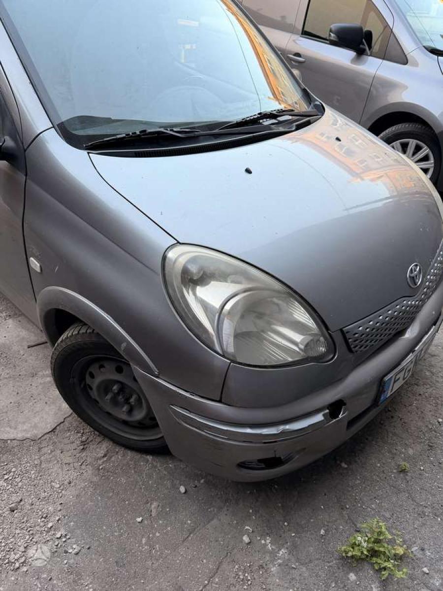 Brūns Toyota Yaris Verso 2003 Kauņa, ar dzinēja tilpumu 1.36 L un nobraukumu 448 tūkst. km par 600 €, foto 6 vietnē AUTOMOTO.COM.LV