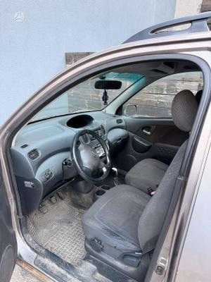 Brūns Toyota Yaris Verso 2003 Kauņa, ar dzinēja tilpumu 1.36 L un nobraukumu 448 tūkst. km par 600 €, foto 10 vietnē AUTOMOTO.COM.LV