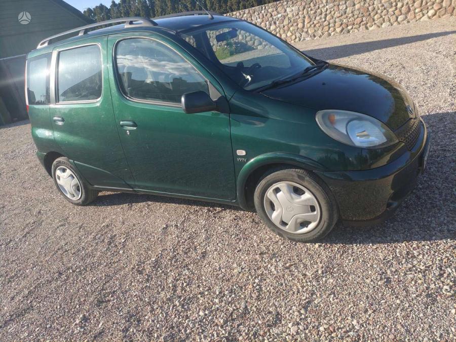 Zaļš Toyota Yaris Verso 2001 Trakai, ar dzinēja tilpumu 1.30 L un nobraukumu 178 tūkst. km par 3000 €, foto 1 vietnē AUTOMOTO.COM.LV