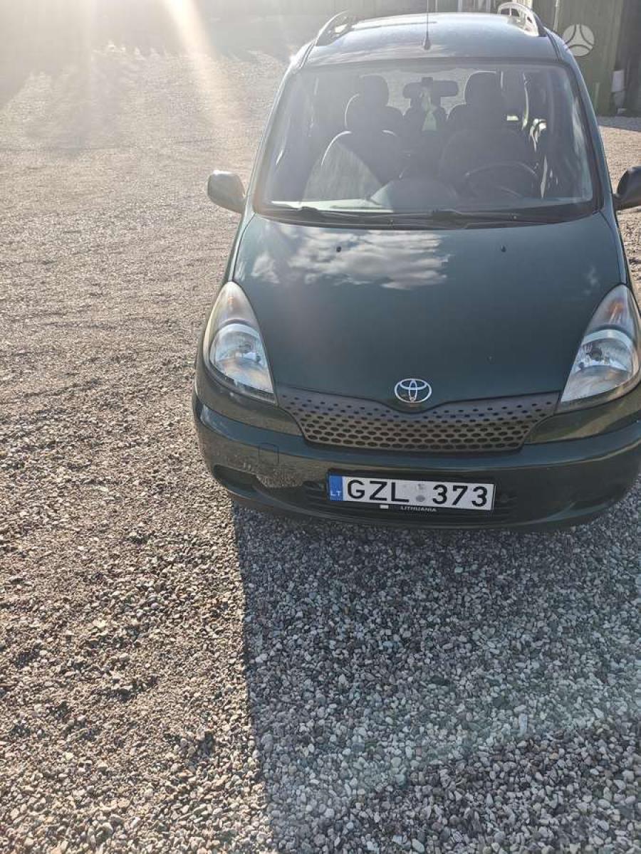 Zaļš Toyota Yaris Verso 2001 Trakai, ar dzinēja tilpumu 1.30 L un nobraukumu 178 tūkst. km par 3000 €, foto 4 vietnē AUTOMOTO.COM.LV
