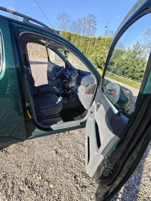 Zaļš Toyota Yaris Verso 2001 Trakai, ar dzinēja tilpumu 1.30 L un nobraukumu 178 tūkst. km par 3000 €, foto 10 vietnē AUTOMOTO.COM.LV