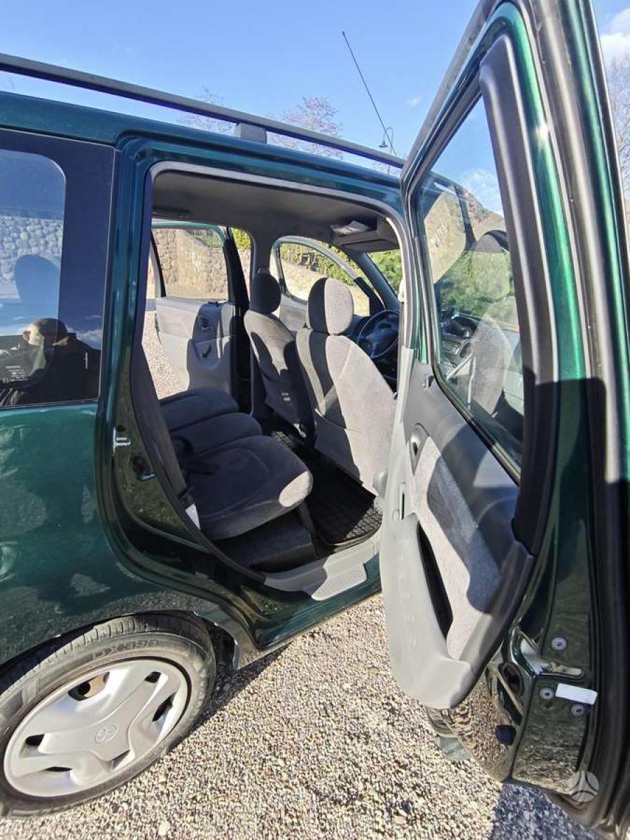 Zaļš Toyota Yaris Verso 2001 Trakai, ar dzinēja tilpumu 1.30 L un nobraukumu 178 tūkst. km par 3000 €, foto 13 vietnē AUTOMOTO.COM.LV