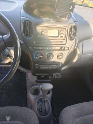 Zaļš Toyota Yaris Verso 2001 Trakai, ar dzinēja tilpumu 1.30 L un nobraukumu 178 tūkst. km par 3000 €, foto 17 vietnē AUTOMOTO.COM.LV