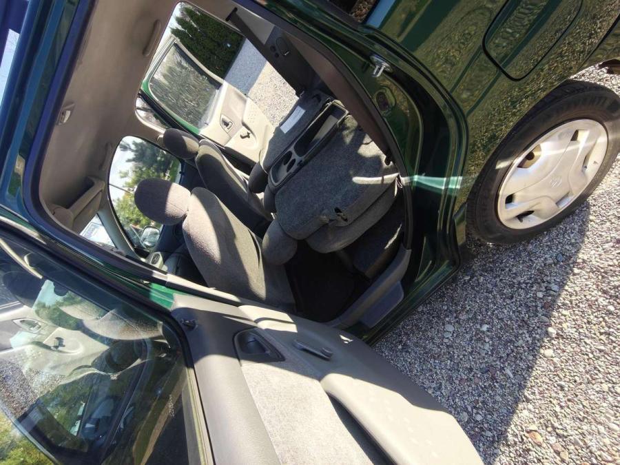 Zaļš Toyota Yaris Verso 2001 Trakai, ar dzinēja tilpumu 1.30 L un nobraukumu 178 tūkst. km par 3000 €, foto 20 vietnē AUTOMOTO.COM.LV