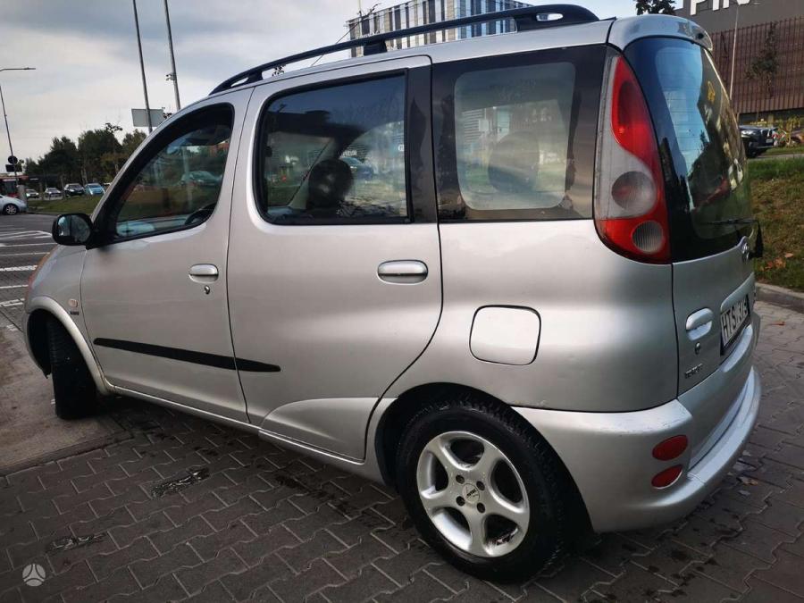 Grey Toyota Yaris Verso 2001 in Vilnius, with an engine capacity of 1.30 L and mileage of 268 thousand km for 1777 €, photo 1 on AUTOMOTO.COM.LV