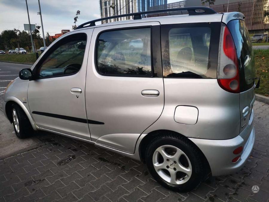Grey Toyota Yaris Verso 2001 in Vilnius, with an engine capacity of 1.30 L and mileage of 268 thousand km for 1777 €, photo 6 on AUTOMOTO.COM.LV