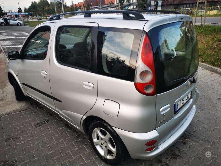 Grey Toyota Yaris Verso 2001 in Vilnius, with an engine capacity of 1.30 L and mileage of 268 thousand km for 1777 €, photo 12 on AUTOMOTO.COM.LV