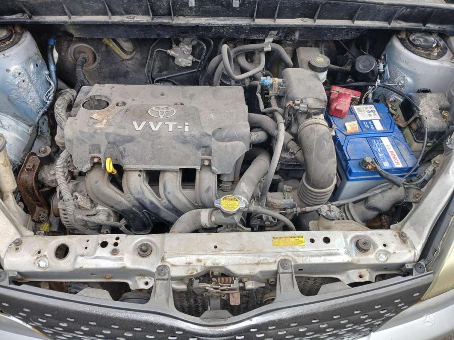 Grey Toyota Yaris Verso 2001 in Vilnius, with an engine capacity of 1.30 L and mileage of 0 thousand km for 500 €, photo 11 on AUTOMOTO.COM.LV